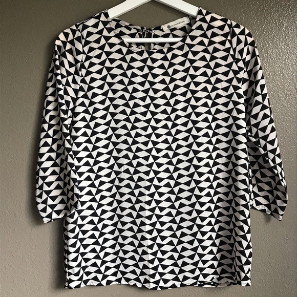 The Impeccable Pig | Tops | The Impeccable Pig Geometric 34 Sleeve Top ...